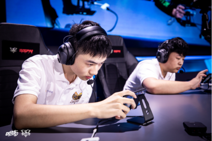 赛事中心 -【常规赛快讯】QG2:0战胜WLG.EDGM 干脆利落豪取胜利- QQ飞车手游 - 腾讯游戏