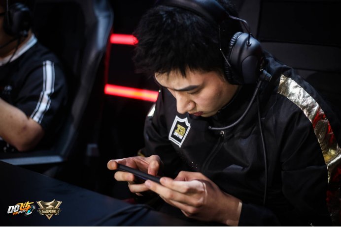 赛事中心 -【常规赛快讯】QG3:2战胜RNG.M 成功进击总决赛- QQ飞车手游 - 腾讯游戏