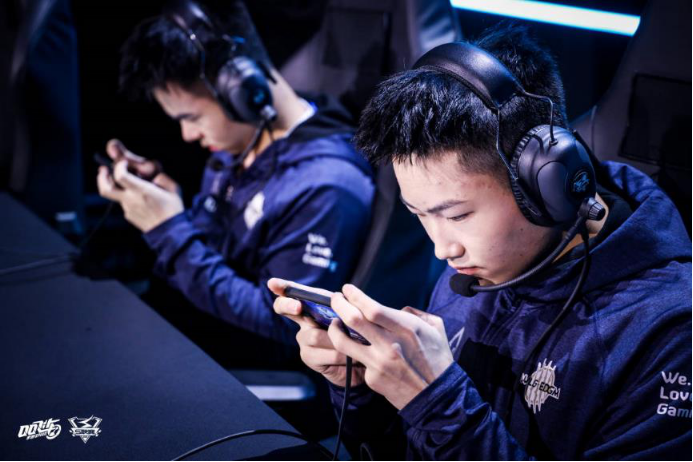 赛事中心 -【常规赛快讯】GK 3:0战胜 WLG.EDGM GK.逸官人秀翻全场- QQ飞车手游 - 腾讯游戏