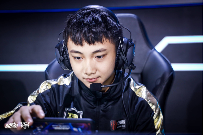 赛事中心 -【常规赛快讯】RNG.M2:1战胜KING 达成三连胜成就- QQ飞车手游 - 腾讯游戏