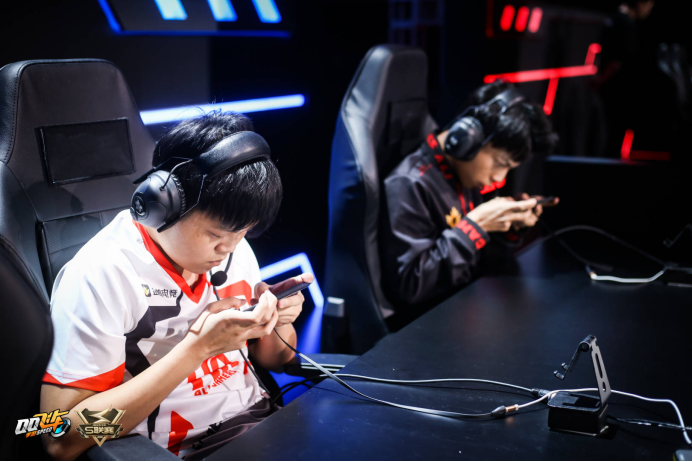 赛事中心 -【常规赛快讯】RNG.M2:0击败AG 王者之师锋芒毕露- QQ飞车手游 - 腾讯游戏