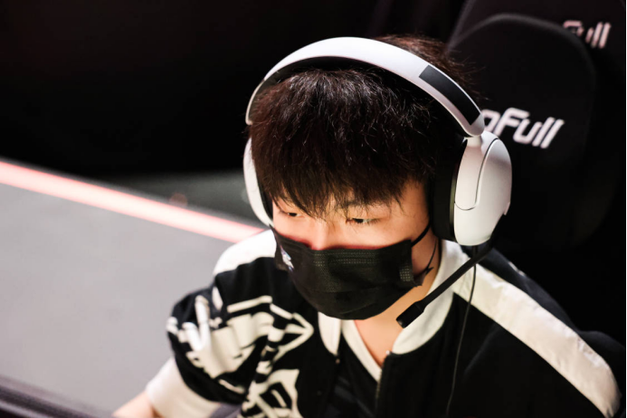 火线报道：REC.LGD能否打破AG不败金身？WE与白鲨开启狙击大战 --穿越火线官方网站-腾讯游戏