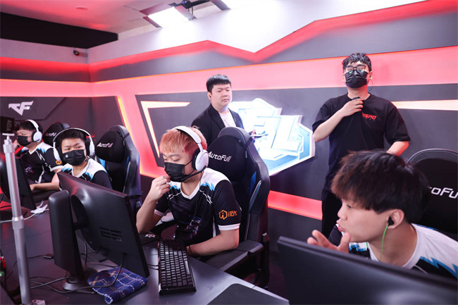 火线报道：最后一张总决赛门票之争，REC.LGD双杀还是BS复仇？ --穿越火线官方网站-腾讯游戏