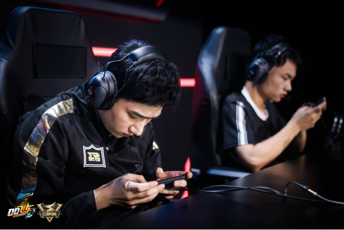 赛事中心 -【常规赛快讯】QG3:2战胜RNG.M 成功进击总决赛- QQ飞车手游 - 腾讯游戏