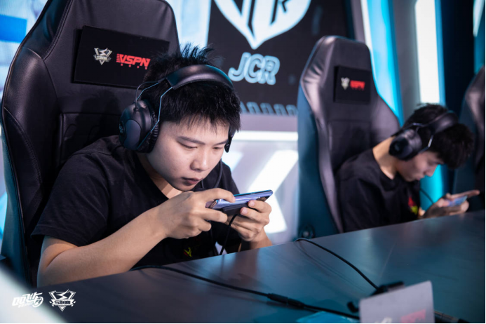 赛事中心 -【常规赛快讯】JCR 3:2战胜RDG 精彩反转拿下胜利- QQ飞车手游 - 腾讯游戏