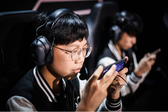 赛事中心 -【常规赛快讯】GKS2:1击败SG 新人上场发挥出色- QQ飞车手游 - 腾讯游戏