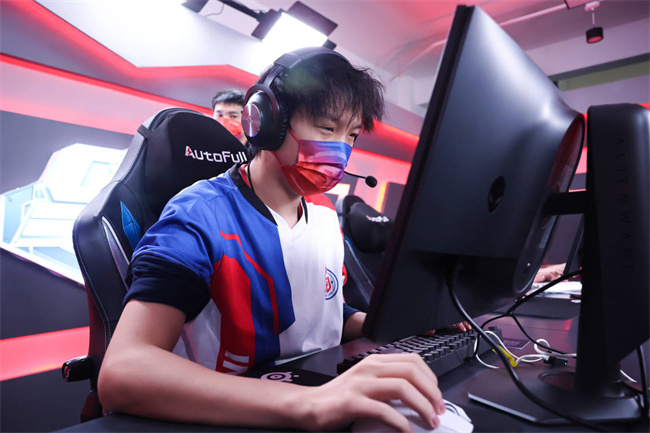 火线报道：最后一张总决赛门票之争，REC.LGD双杀还是BS复仇？ --穿越火线官方网站-腾讯游戏