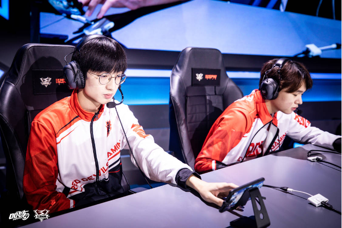 赛事中心 -【常规赛快讯】RDG 2:0战胜JCR 稳扎稳打强势取胜！- QQ飞车手游 - 腾讯游戏