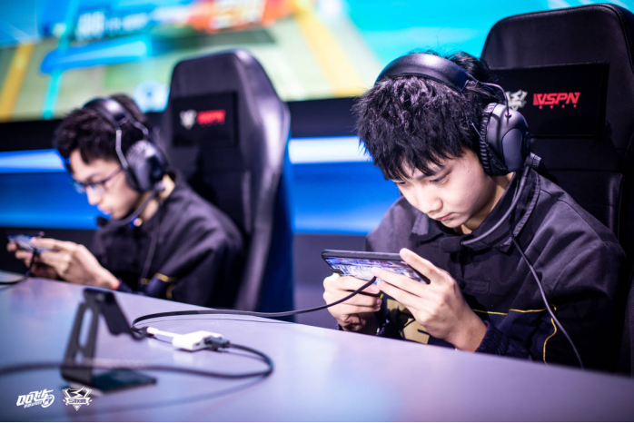 赛事中心 -【季后赛快讯】RNG.M3:1战胜AG 成功晋级秋季赛总决赛- QQ飞车手游 - 腾讯游戏