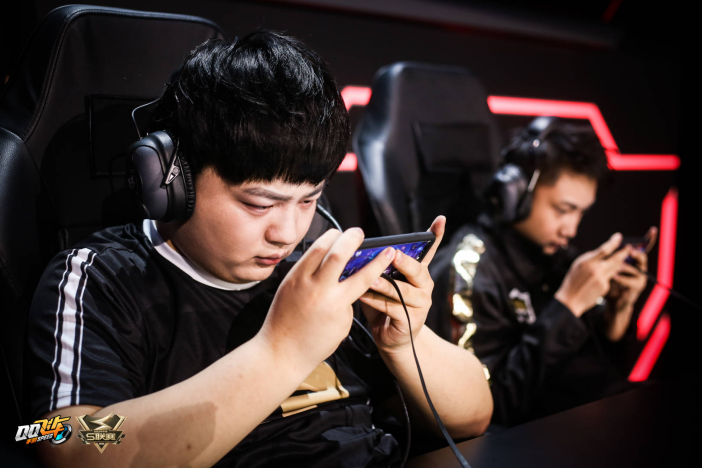 赛事中心 -【季后赛快讯】RNG.M3:2战胜RSG 抢下总决赛参赛资格- QQ飞车手游 - 腾讯游戏