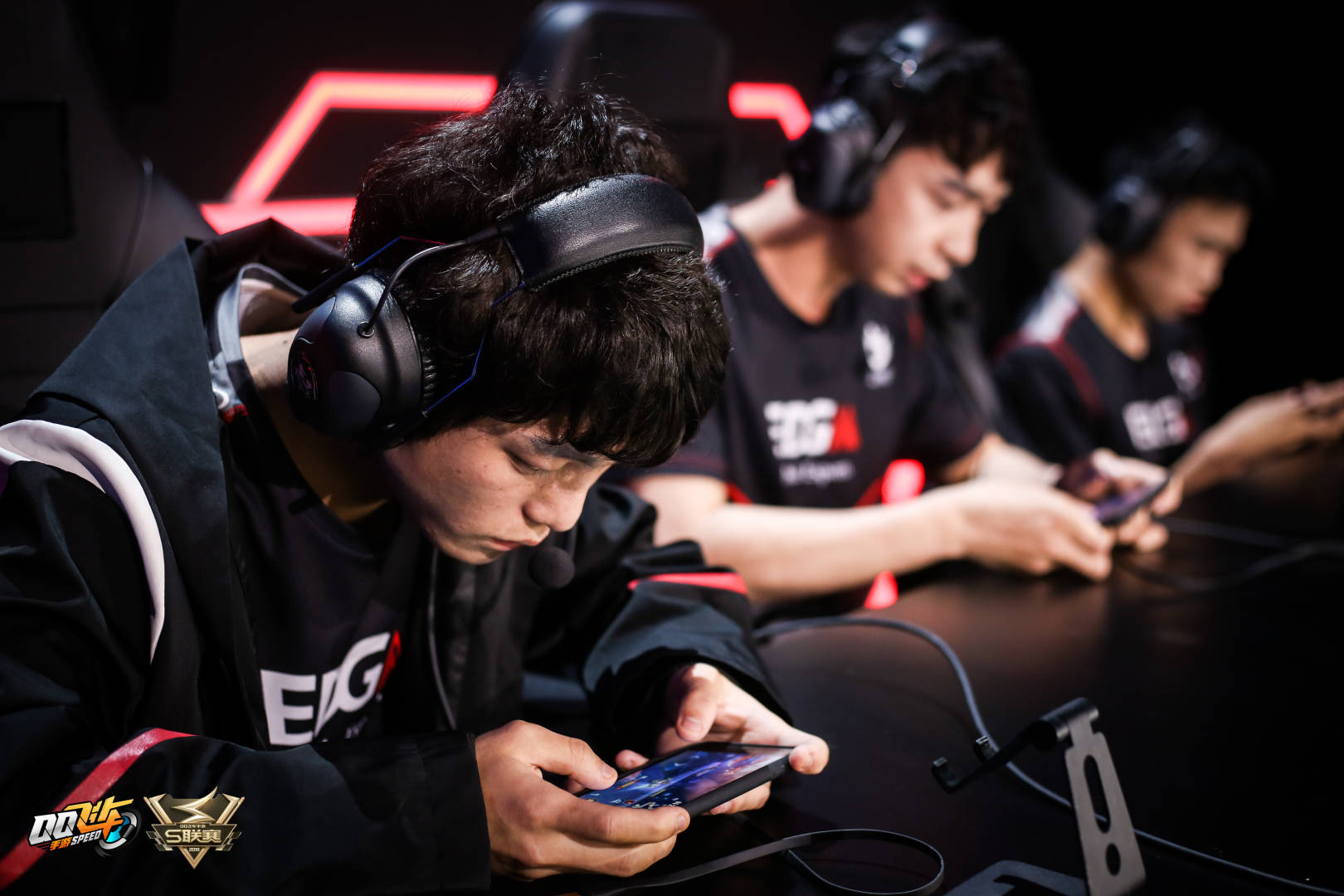 赛事中心 -【常规赛快讯】RSG2:0战胜W.EDGM 稳住积分榜排名- QQ飞车手游 - 腾讯游戏