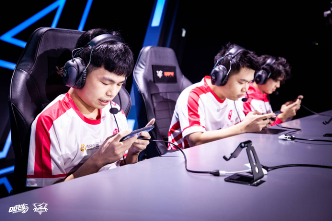 赛事中心 -【常规赛快讯】QG2:0战胜GK 思路清晰打法准确- QQ飞车手游 - 腾讯游戏