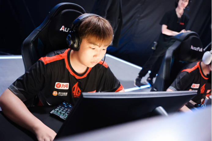 火线报道：REC.LGD能否打破AG不败金身？WE与白鲨开启狙击大战 -穿越火线-CF-官方网站-腾讯游戏-三亿鼠标的枪战梦想