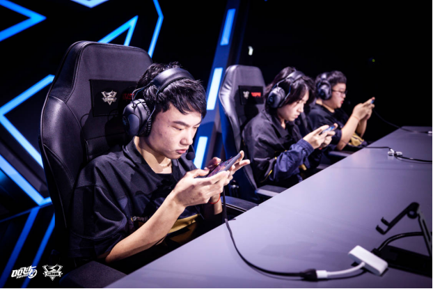 赛事中心 -【常规赛快讯】RNG.M2:1战胜AG 强强对决云海更胜一筹- QQ飞车手游 - 腾讯游戏