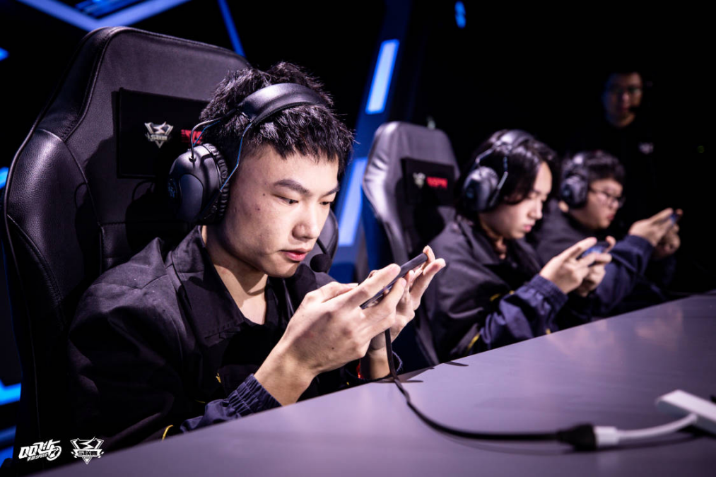 赛事中心 -【常规赛快讯】RNG.M2:0战胜RDG 成功进入季后赛胜者组- QQ飞车手游 - 腾讯游戏