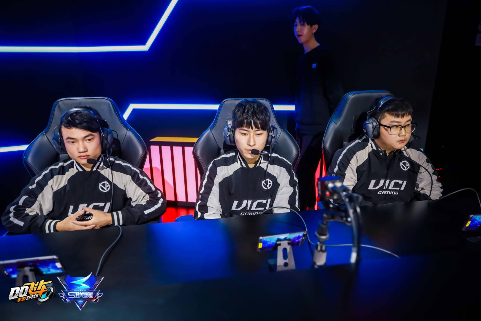 赛事中心 -【常规赛快讯】GKS2:1战胜VG GKS.逸官人绝地反击- QQ飞车手游 - 腾讯游戏